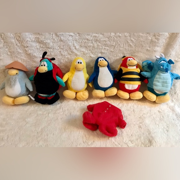 Disney | Toys | 1 Disney Club Penguin Plush Stuffed Dressed Up Costume ...